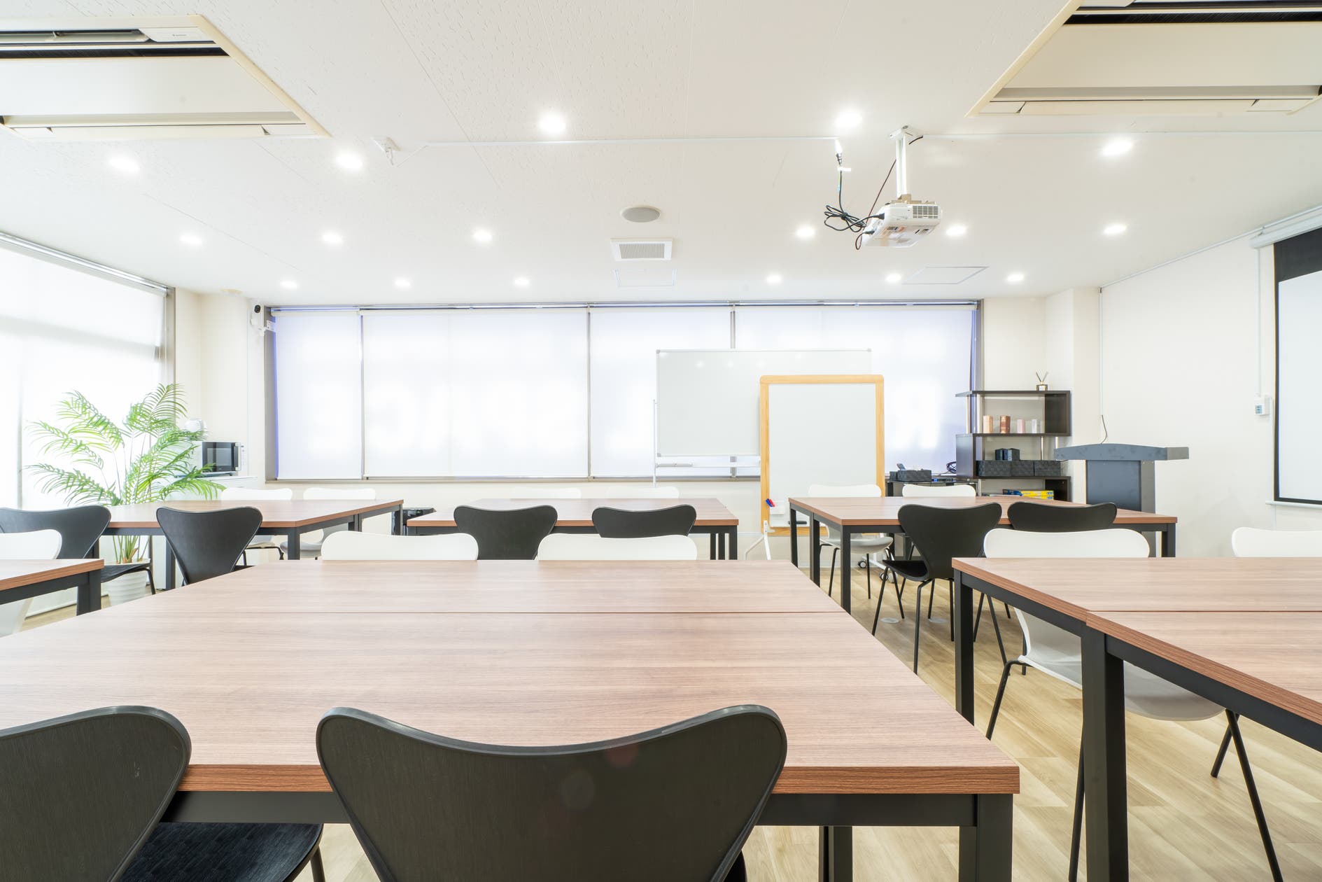 スペモ📚駅徒歩1分🚶使い勝手抜群🍀100㌅ｽｸﾘｰﾝ📽417_THE-GREEN-WORKS大阪枚方_SPACE-Aの写真8