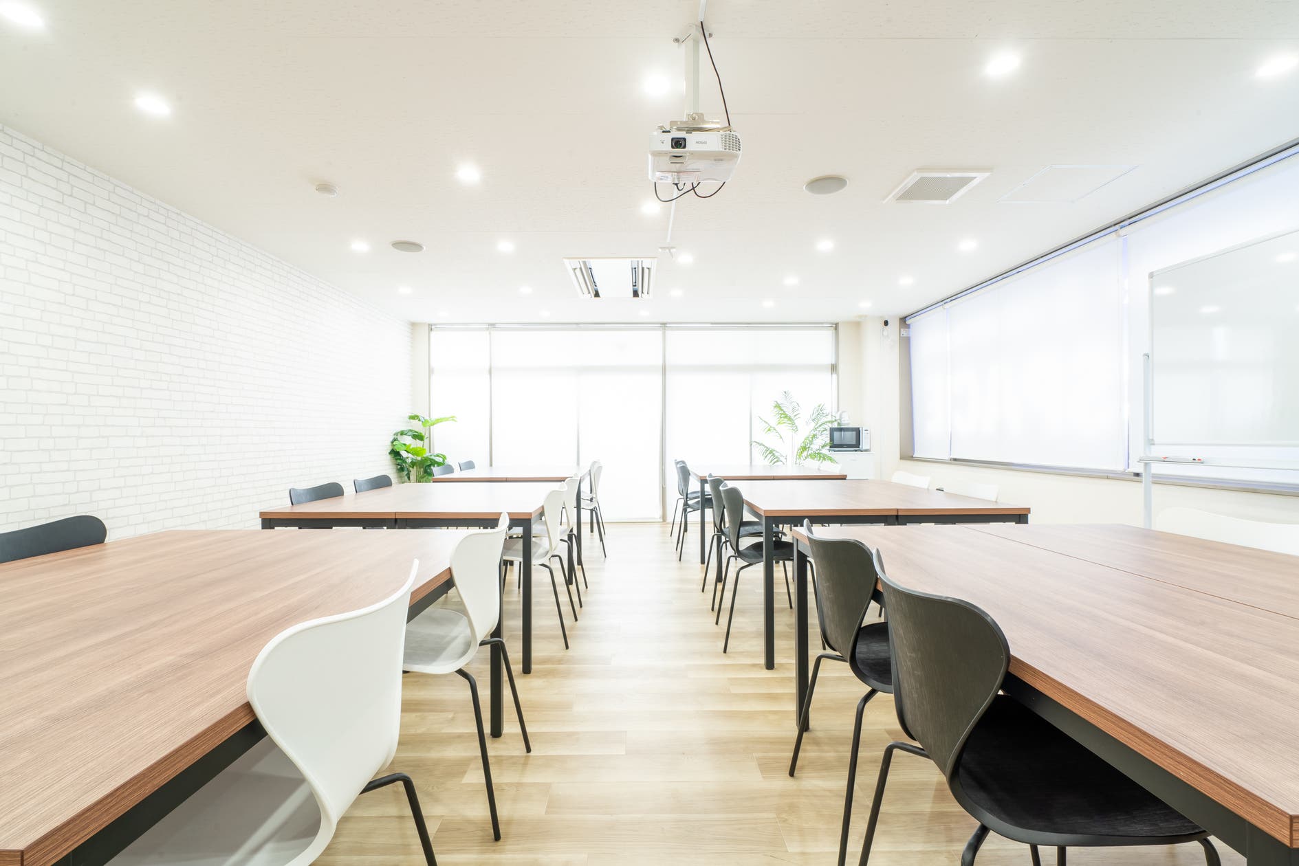 スペモ📚駅徒歩1分🚶使い勝手抜群🍀100㌅ｽｸﾘｰﾝ📽417_THE-GREEN-WORKS大阪枚方_SPACE-Aの写真9