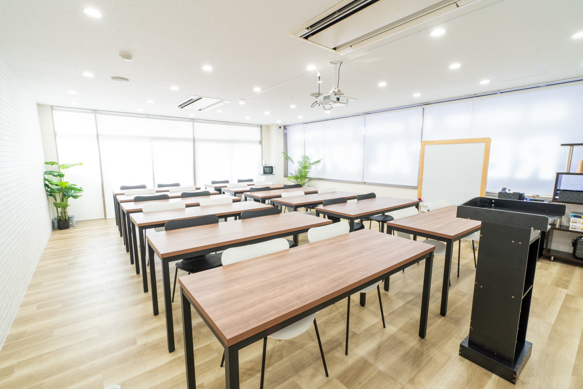 スペモ📚駅徒歩1分🚶使い勝手抜群🍀100㌅ｽｸﾘｰﾝ📽417_THE-GREEN-WORKS大阪枚方_SPACE-Aの写真17