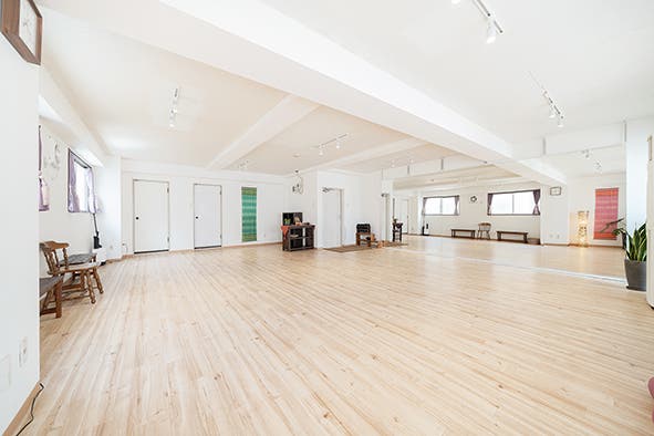 ✨駅近✨駐車場１台無料完備✨壁一面大型鏡！広さ55㎡✨ヨガ・ダンス・会議・各種教室・ママ会✨オシャレなスタジオ／南大塚駅の写真1