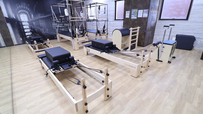 【期間限定価格】マシンピラティス専用スタジオ★リフォーマー3台★キャフォーマー2台★チェア★バレル★シャワー・パウダールーム完備の写真1
