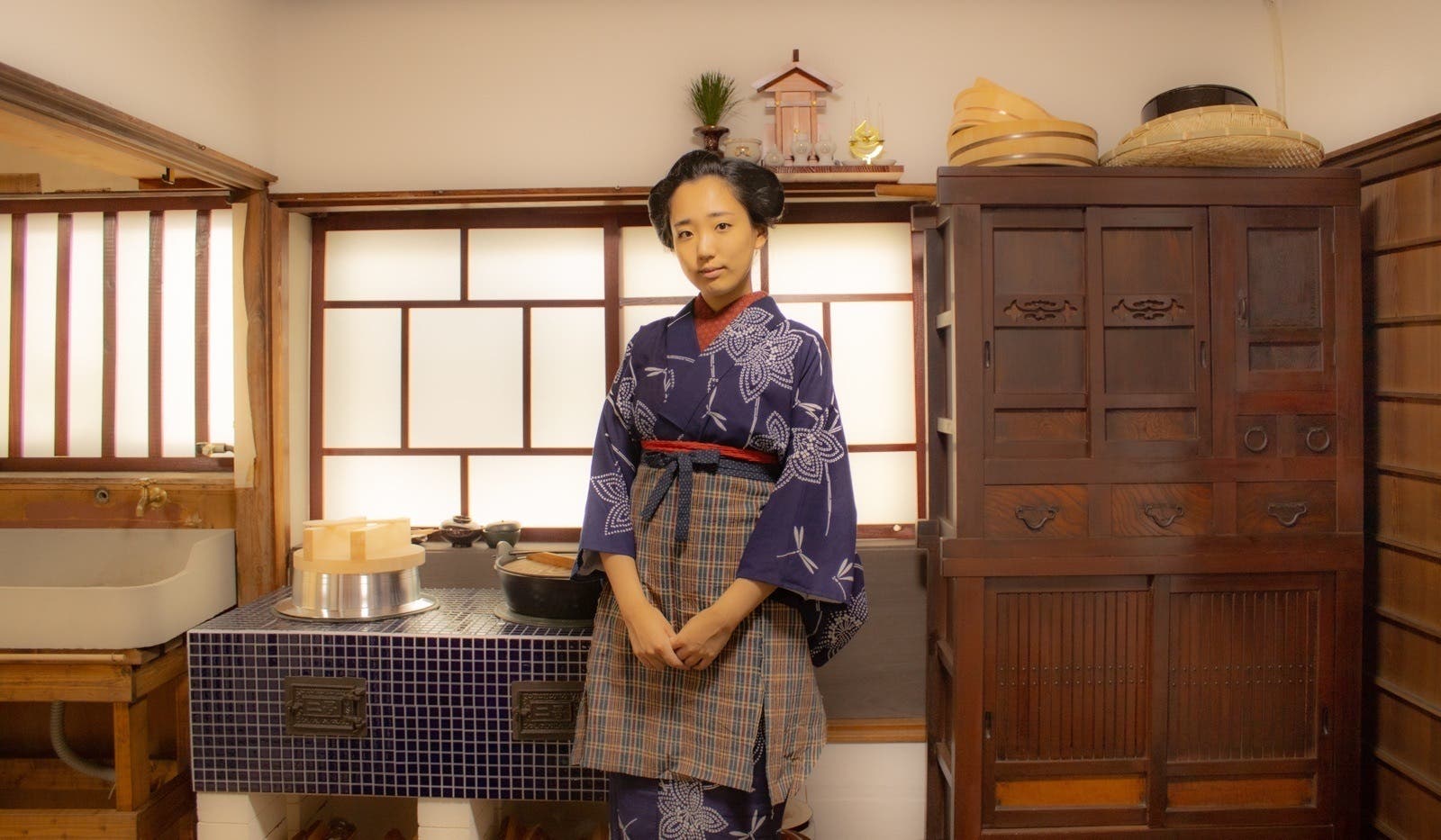 かまどのある小さな隠れ家スタジオ🌸 #大正ロマン #昭和レトロ #レトロ #着物 #朝ドラ #コスプレ #ポートレートの写真9