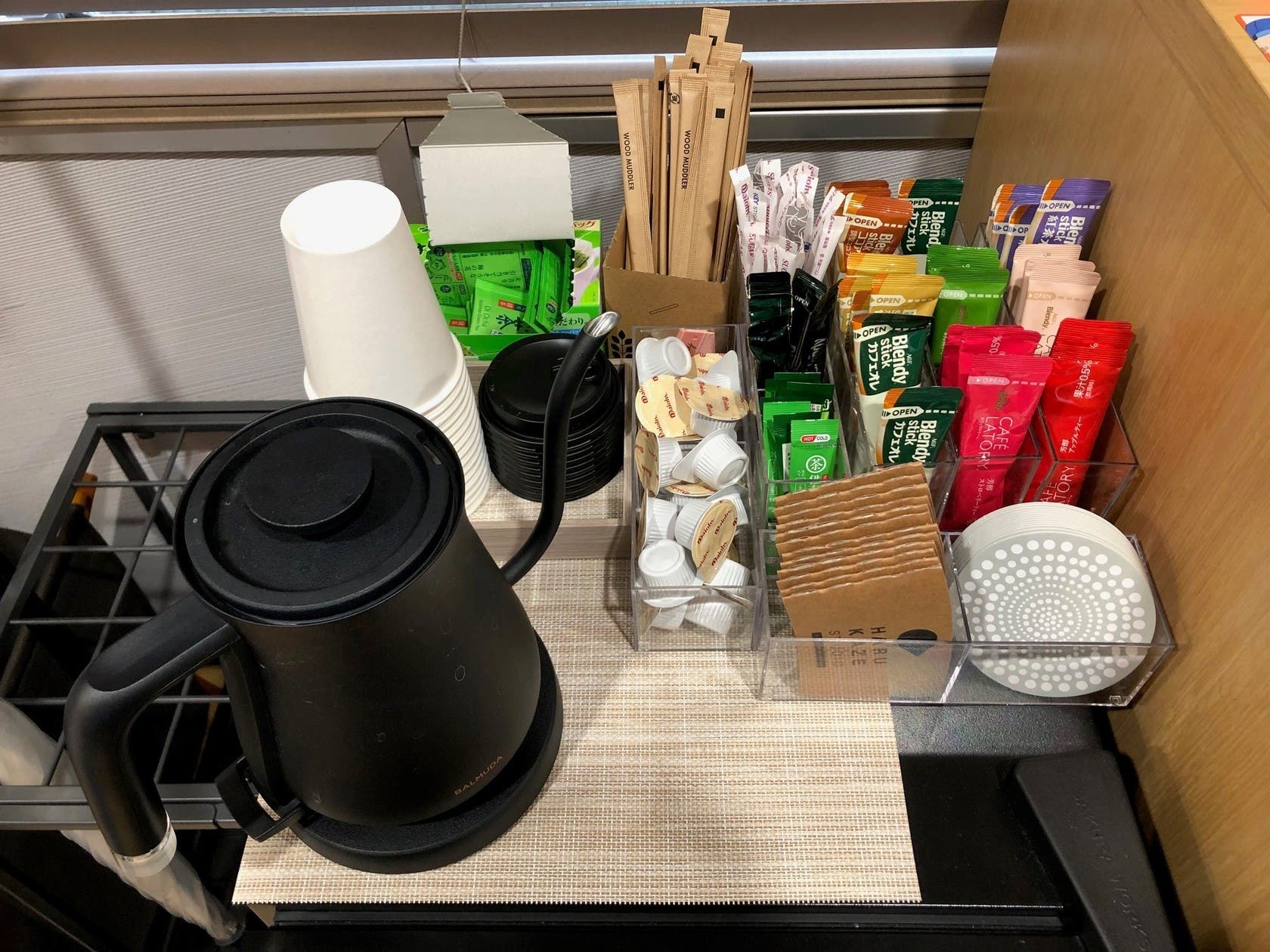 淡路町駅徒歩２分。手ぶらで配信収録ｏｋ！ カメラ・ミキサー・モニター完備！ セミナー配信(控え室あり)や対談にも。の写真6