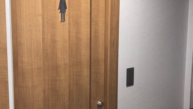 淡路町駅徒歩2分。手ぶらで配信収録ok! カメラ・ミキサー・モニター完備! セミナー配信(控え室あり)や対談にも。の写真7