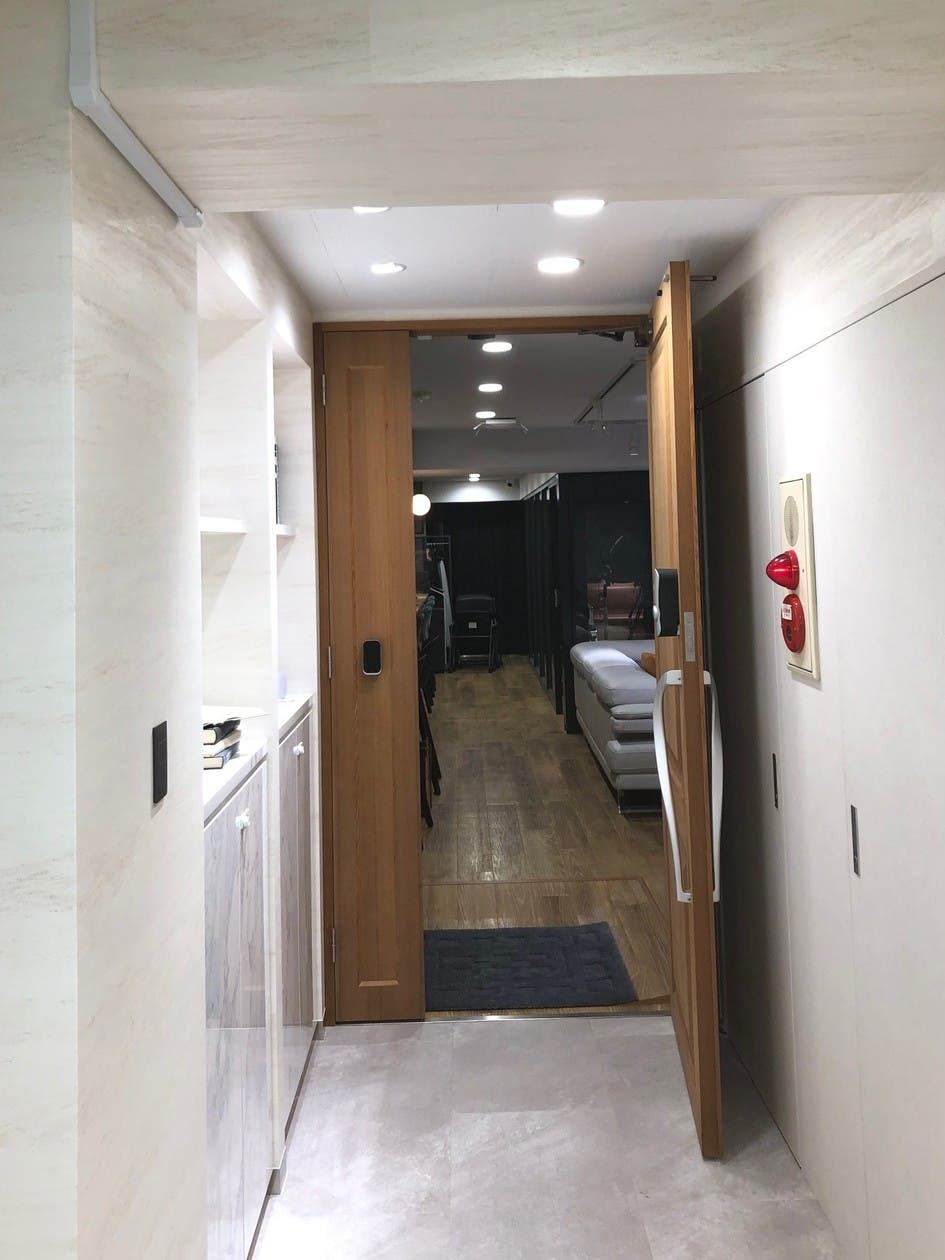 淡路町駅徒歩２分。手ぶらで配信収録ｏｋ！ カメラ・ミキサー・モニター完備！ セミナー配信(控え室あり)や対談にも。の写真11