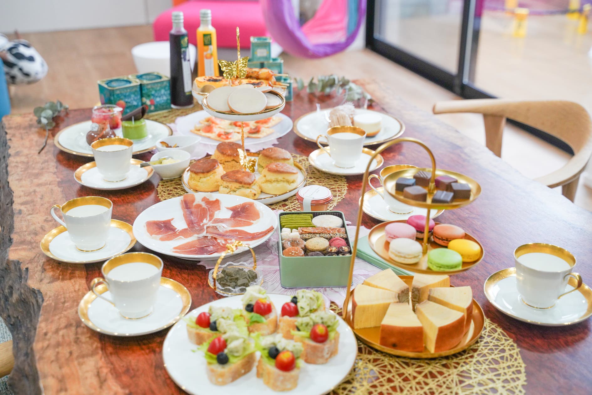 料理撮影も映える！カラフルな新築のハウススタジオの写真8