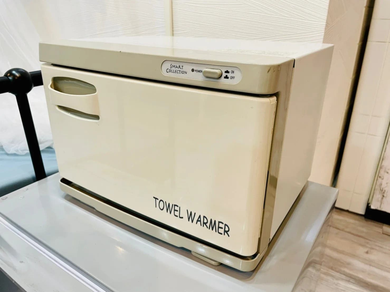 ホットキャビネット（タオルウォーマー）の画像1