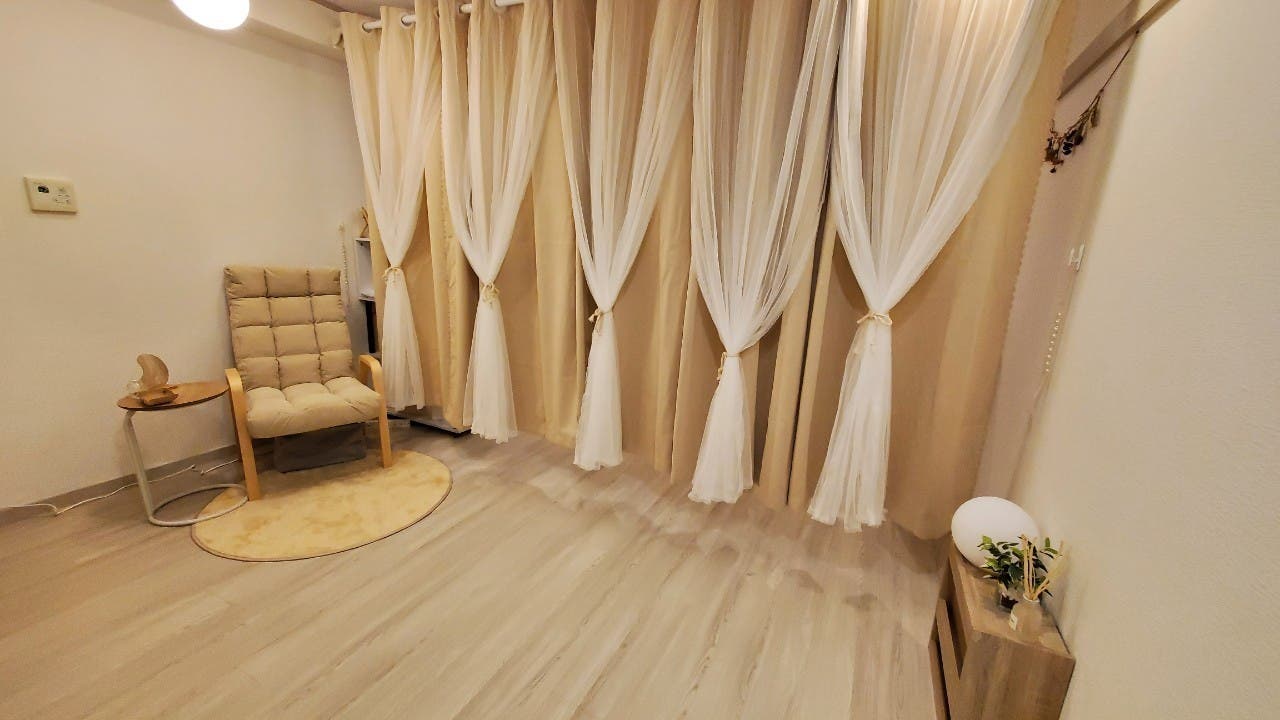 芦屋駅2分♪電動昇降式ベッド☆ホワイトボード・ベッド2台・タオルレンタルあり。備品充実の北欧風完全個室レンタルサロンの写真7