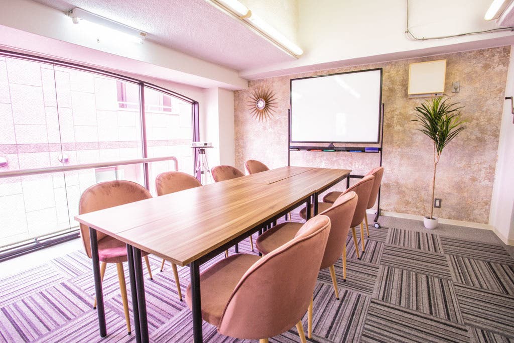 【阪急南方駅30秒！12名利用可！】綺麗！WiFi・プロジェクター・ホワイトボード全て無料！土足可！ふれあい貸し会議室 新大阪Aの写真9