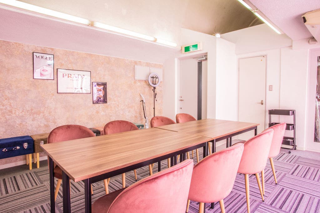 【阪急南方駅30秒！12名利用可！】綺麗！WiFi・プロジェクター・ホワイトボード全て無料！土足可！ふれあい貸し会議室 新大阪Aの写真11