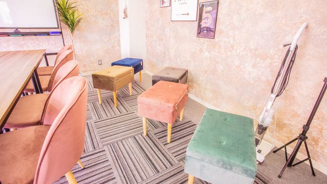 【阪急南方駅30秒!12名利用可!】綺麗!WiFi・プロジェクター・ホワイトボード全て無料!土足可!ふれあい貸し会議室 新大阪Aの写真12