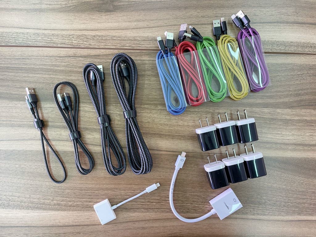 【阪急南方駅30秒！12名利用可！】綺麗！WiFi・プロジェクター・ホワイトボード全て無料！土足可！ふれあい貸し会議室 新大阪Aの写真14