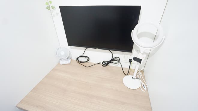 <ヒトリボックス 横浜駅東口No.1>高速光回線Wi-Fi📶ナノイー発生機✨モニター🖥テレワーク/面接/自習/作業の写真3