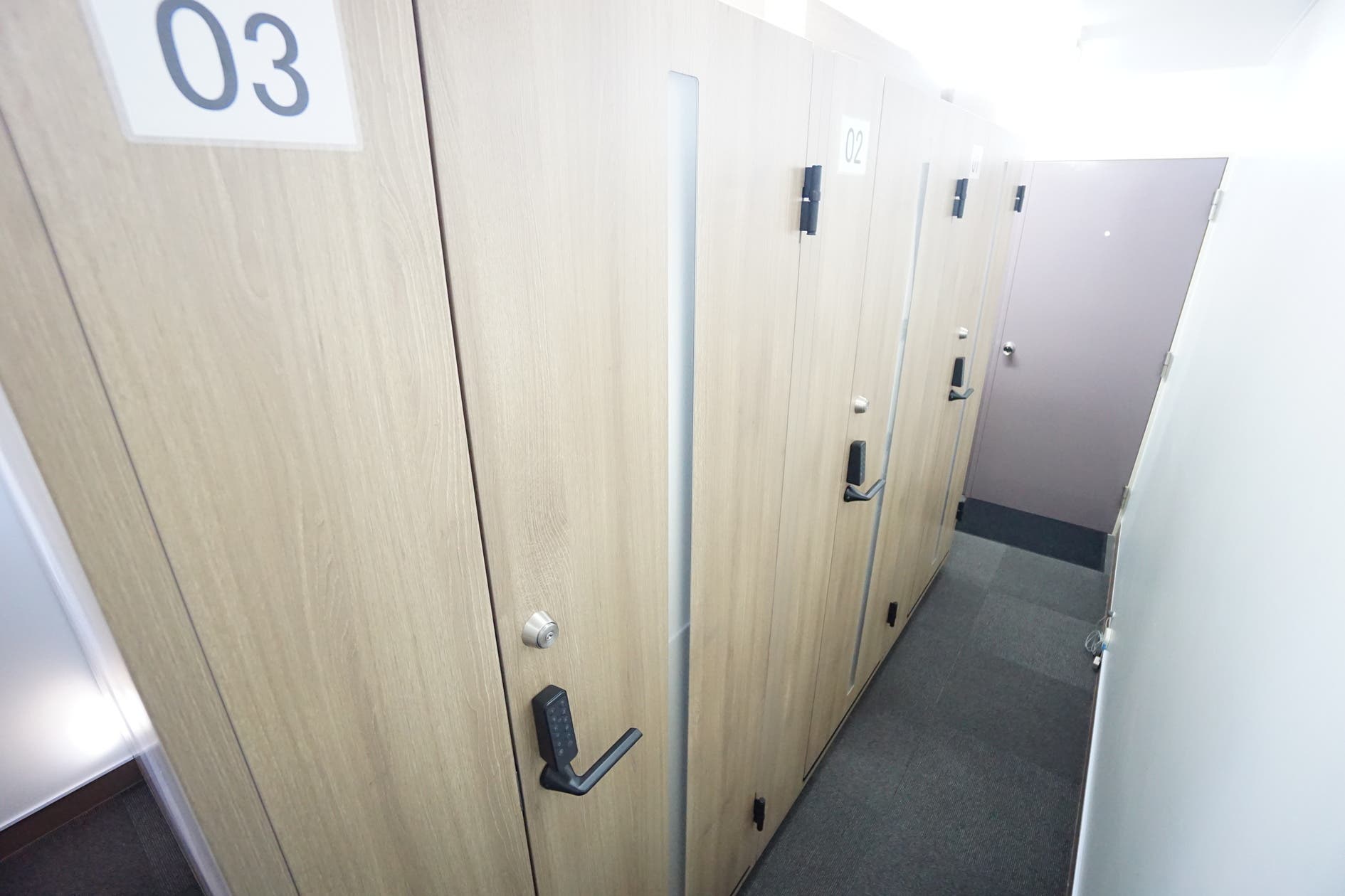 ＜ヒトリボックス 横浜駅東口No.3＞高速光回線Wi-Fi📶ナノイー発生機✨モニター🖥テレワーク/面接/自習/作業の写真9