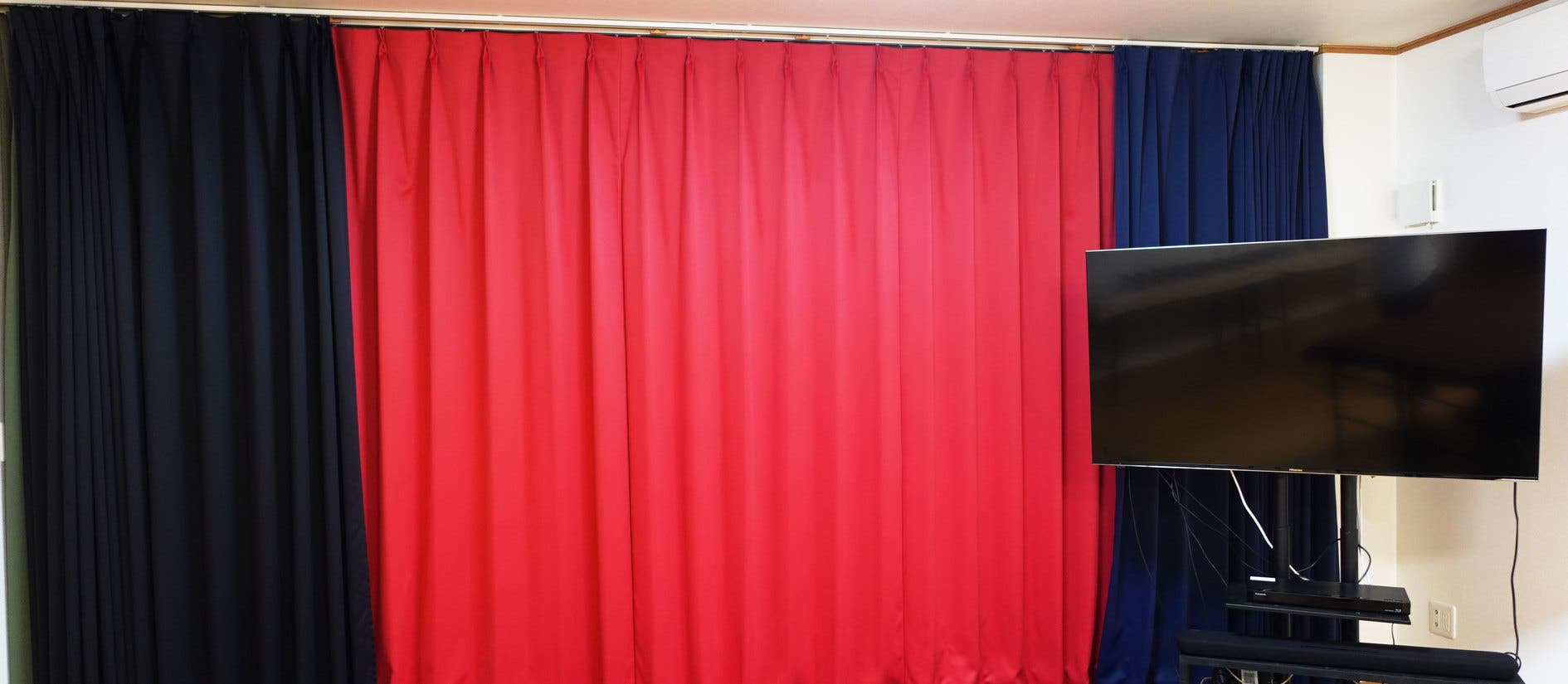 55型テレビ・DVDプレイヤー・サウンドバー３点セットの画像1