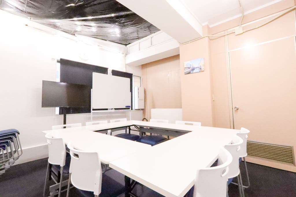 【横浜駅徒歩1分！高島屋すぐ！14名利用可！】大型モニター・ホワイトボード・WiFi全て無料！ふれあい貸し会議室 横浜No95の写真6