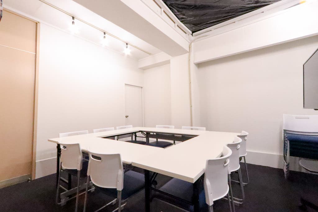 【横浜駅徒歩1分！高島屋すぐ！14名利用可！】大型モニター・ホワイトボード・WiFi全て無料！ふれあい貸し会議室 横浜No95の写真8