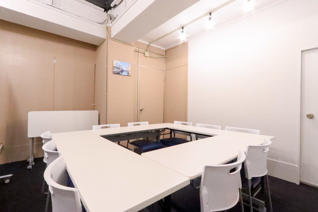 【横浜駅徒歩1分！高島屋すぐ！14名利用可！】大型モニター・ホワイトボード・WiFi全て無料！ふれあい貸し会議室 横浜No95の写真9