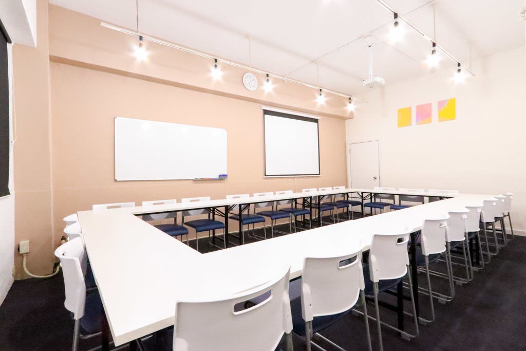 【横浜駅徒歩1分！高島屋すぐ！32名利用可！】プロジェクター・ホワイトボード・WiFi全て無料！ふれあい貸し会議室 横浜No94の写真6