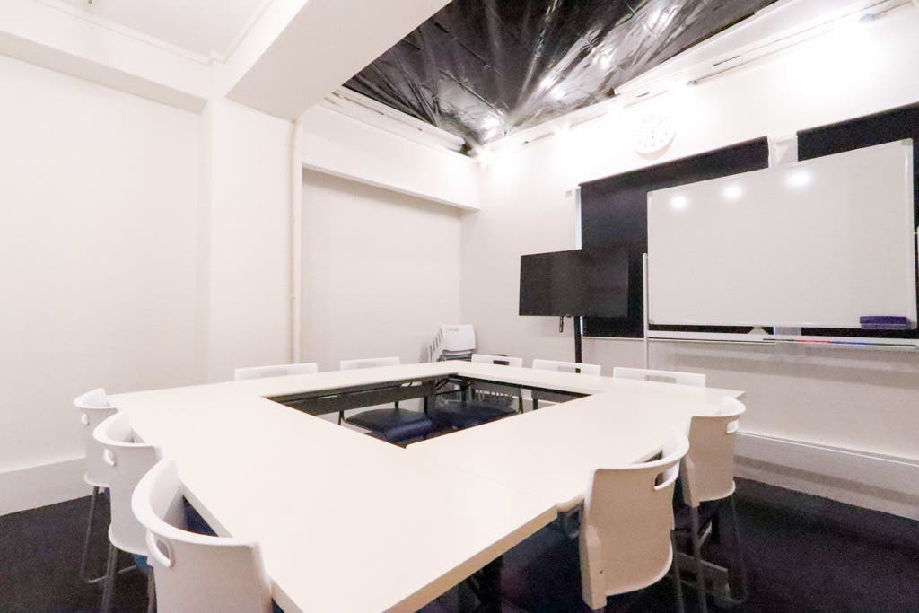 【横浜駅徒歩1分！高島屋すぐ！14名利用可！】大型モニター・ホワイトボード・WiFi全て無料！ふれあい貸し会議室 横浜No95の写真10