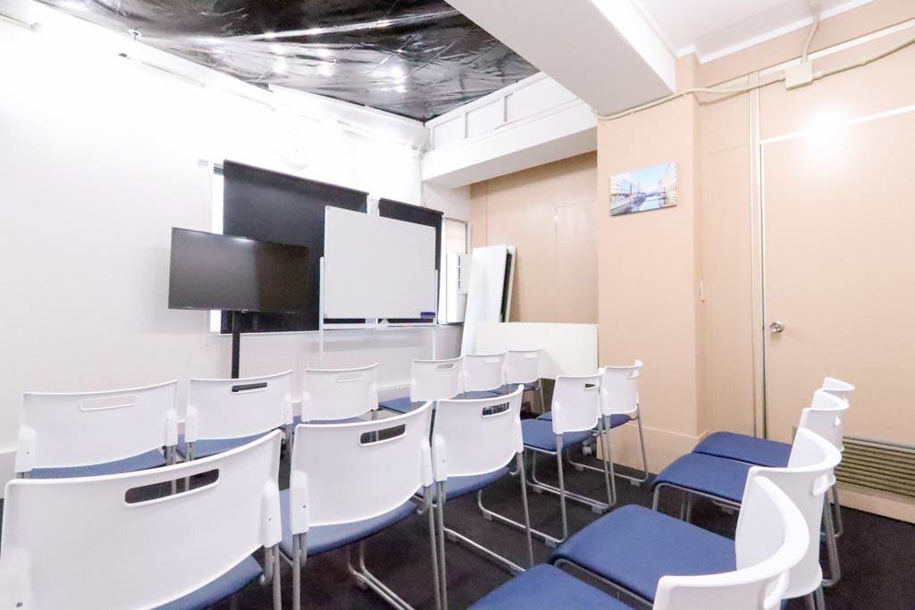 【横浜駅徒歩1分！高島屋すぐ！14名利用可！】大型モニター・ホワイトボード・WiFi全て無料！ふれあい貸し会議室 横浜No95の写真11