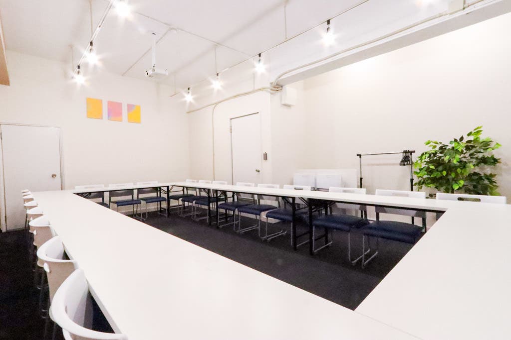 【横浜駅徒歩1分！高島屋すぐ！32名利用可！】プロジェクター・ホワイトボード・WiFi全て無料！ふれあい貸し会議室 横浜No94の写真8