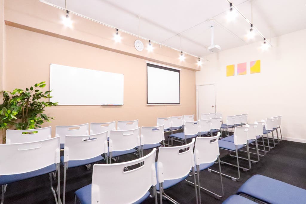 【横浜駅徒歩1分！高島屋すぐ！32名利用可！】プロジェクター・ホワイトボード・WiFi全て無料！ふれあい貸し会議室 横浜No94の写真9