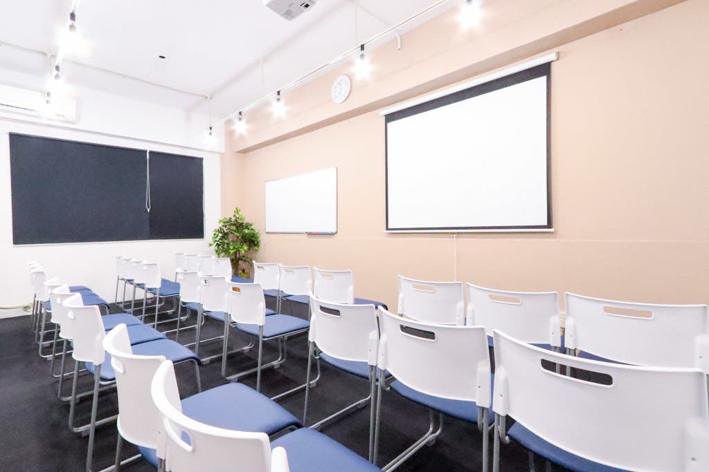 【横浜駅徒歩1分！高島屋すぐ！32名利用可！】プロジェクター・ホワイトボード・WiFi全て無料！ふれあい貸し会議室 横浜No94の写真11