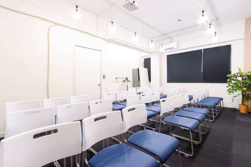 【横浜駅徒歩1分！高島屋すぐ！32名利用可！】プロジェクター・ホワイトボード・WiFi全て無料！ふれあい貸し会議室 横浜No94の写真12