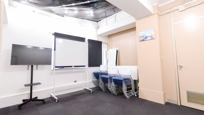 【横浜駅徒歩1分!高島屋すぐ!14名利用可!】大型モニター・ホワイトボード・WiFi全て無料!ふれあい貸し会議室 横浜No95の写真16