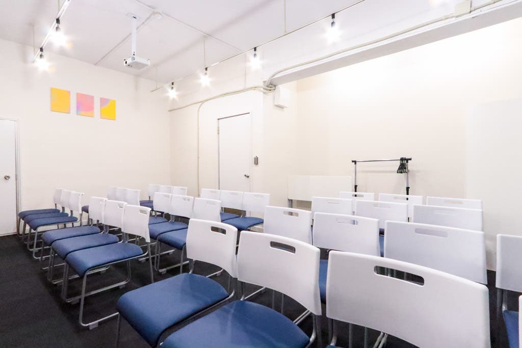 【横浜駅徒歩1分！高島屋すぐ！32名利用可！】プロジェクター・ホワイトボード・WiFi全て無料！ふれあい貸し会議室 横浜No94の写真13