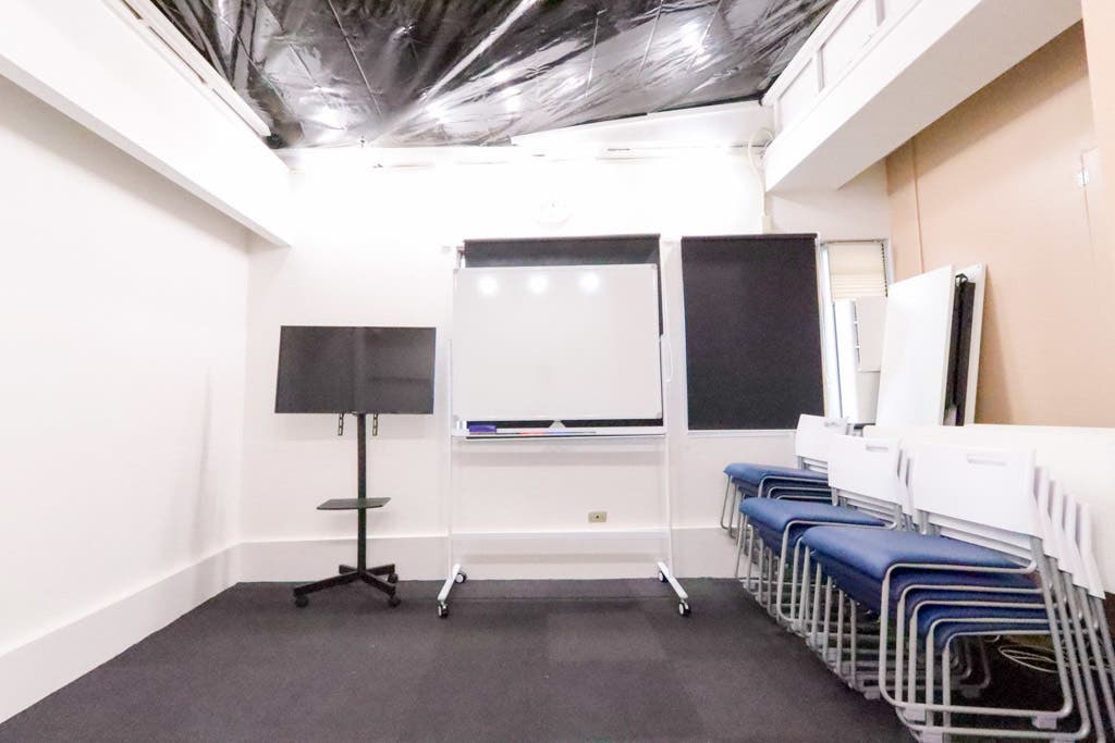 【横浜駅徒歩1分！高島屋すぐ！14名利用可！】大型モニター・ホワイトボード・WiFi全て無料！ふれあい貸し会議室 横浜No95の写真17