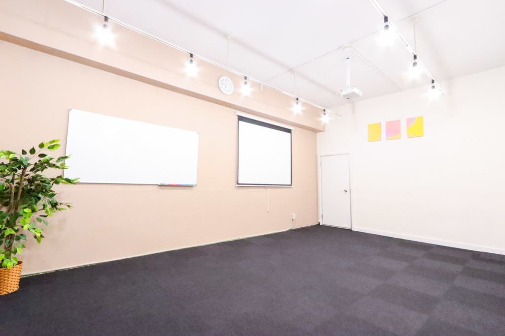 【横浜駅徒歩1分！高島屋すぐ！32名利用可！】プロジェクター・ホワイトボード・WiFi全て無料！ふれあい貸し会議室 横浜No94の写真14