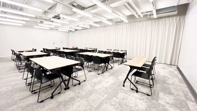 名古屋会議室 広⼩路本町 ROOM A(B1階)【栄駅徒歩4分!最大53名!会議やセミナーにおすすめ】の写真11