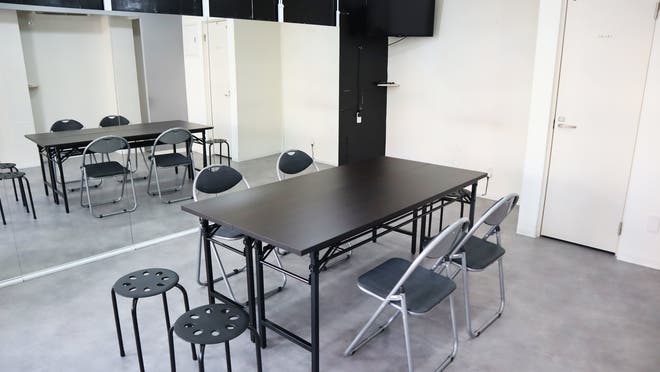 新越谷徒歩1分 完全個室会議室の写真1