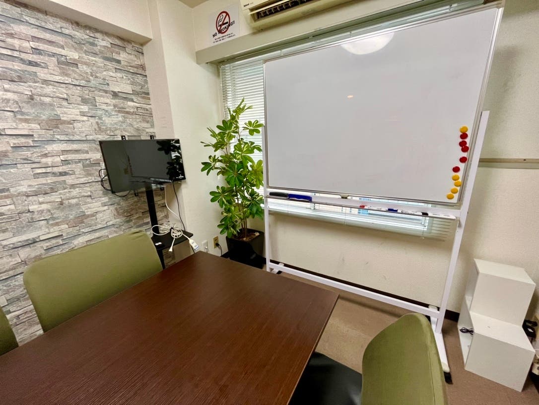 RAKUNA御茶ノ水【御茶ノ水駅徒歩1分！】イスリニューアル★光回線導入！Wi-Fi・プロジェクター・テレビモニター無料完備♪の写真6