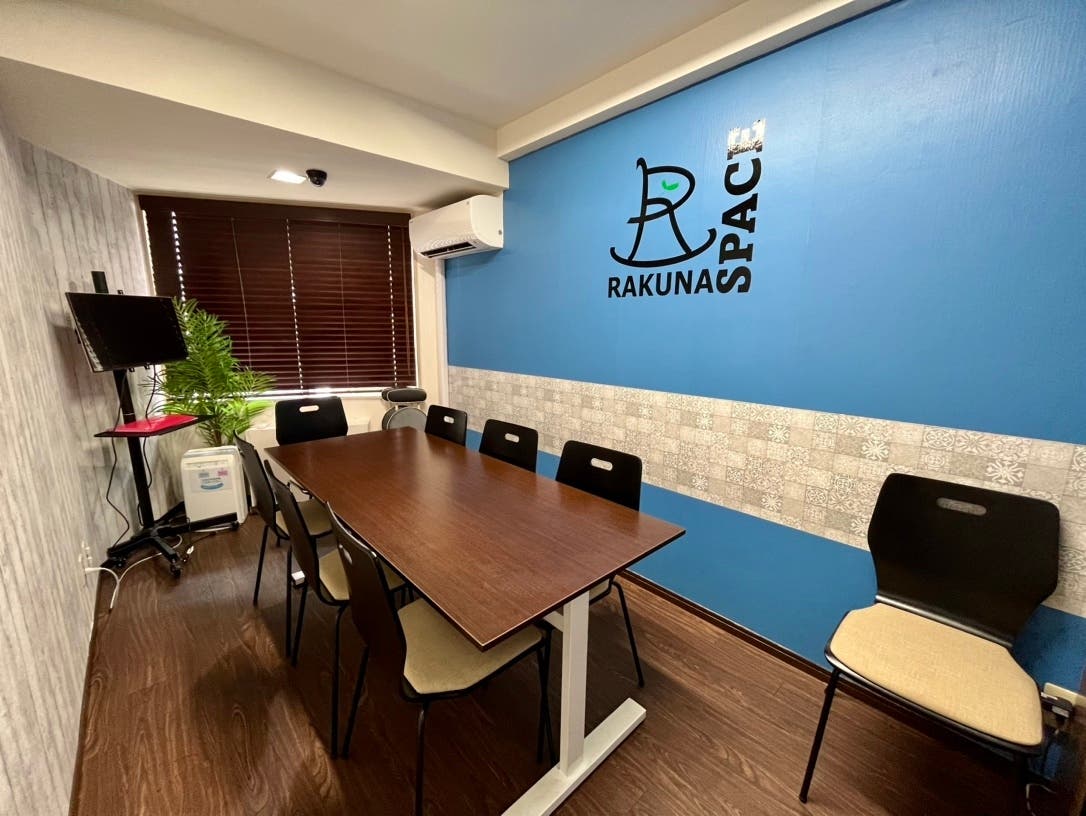 RAKUNA新宿Ⅱ【新宿D5出口徒歩30秒！】★9月内装リニューアル★光回線導入！Wi-Fi・モニター無料完備♪土足OK！の写真1