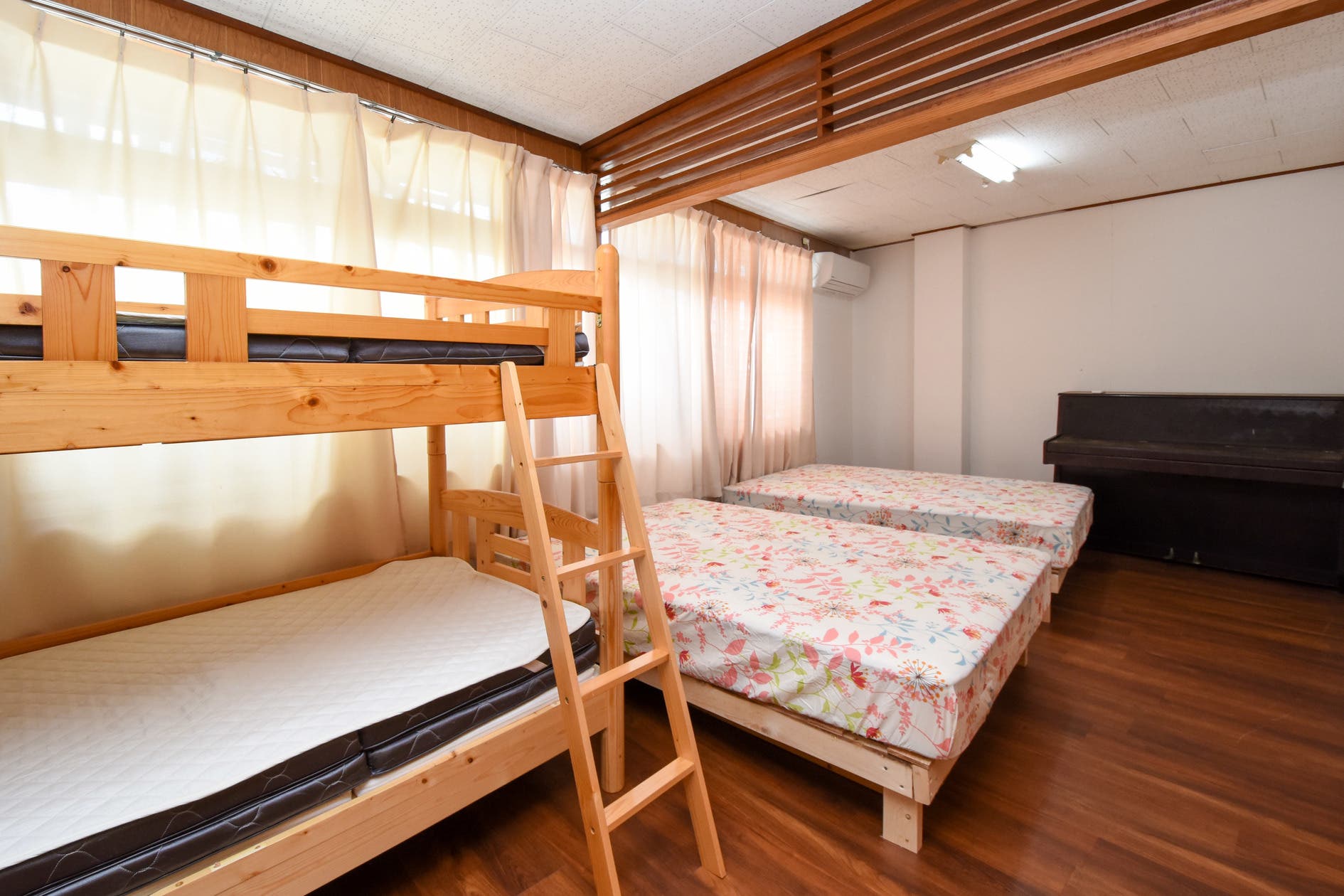 シーサーの隠れ家　立地最高、広々した２フロア貸切のお家！の写真4