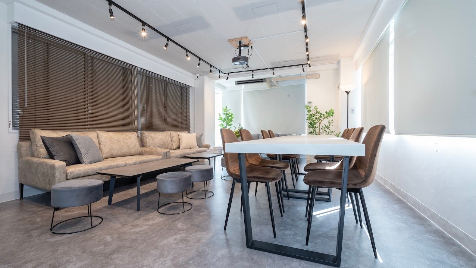 【西新宿駅1分】ベストホスト賞受賞/最大30名・24H/スクリーン100㌅/フロア貸切/パーティ🎉セミナー🌟女子会/ゲームの写真17