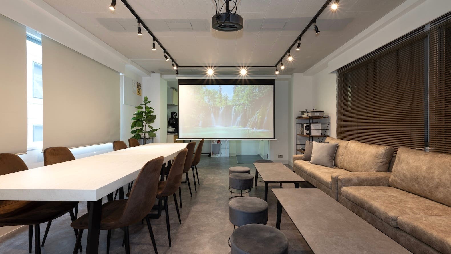 【西新宿駅1分】ベストホスト賞受賞/最大30名・24H/スクリーン100㌅/フロア貸切/パーティ🎉セミナー🌟女子会/ゲームの写真19