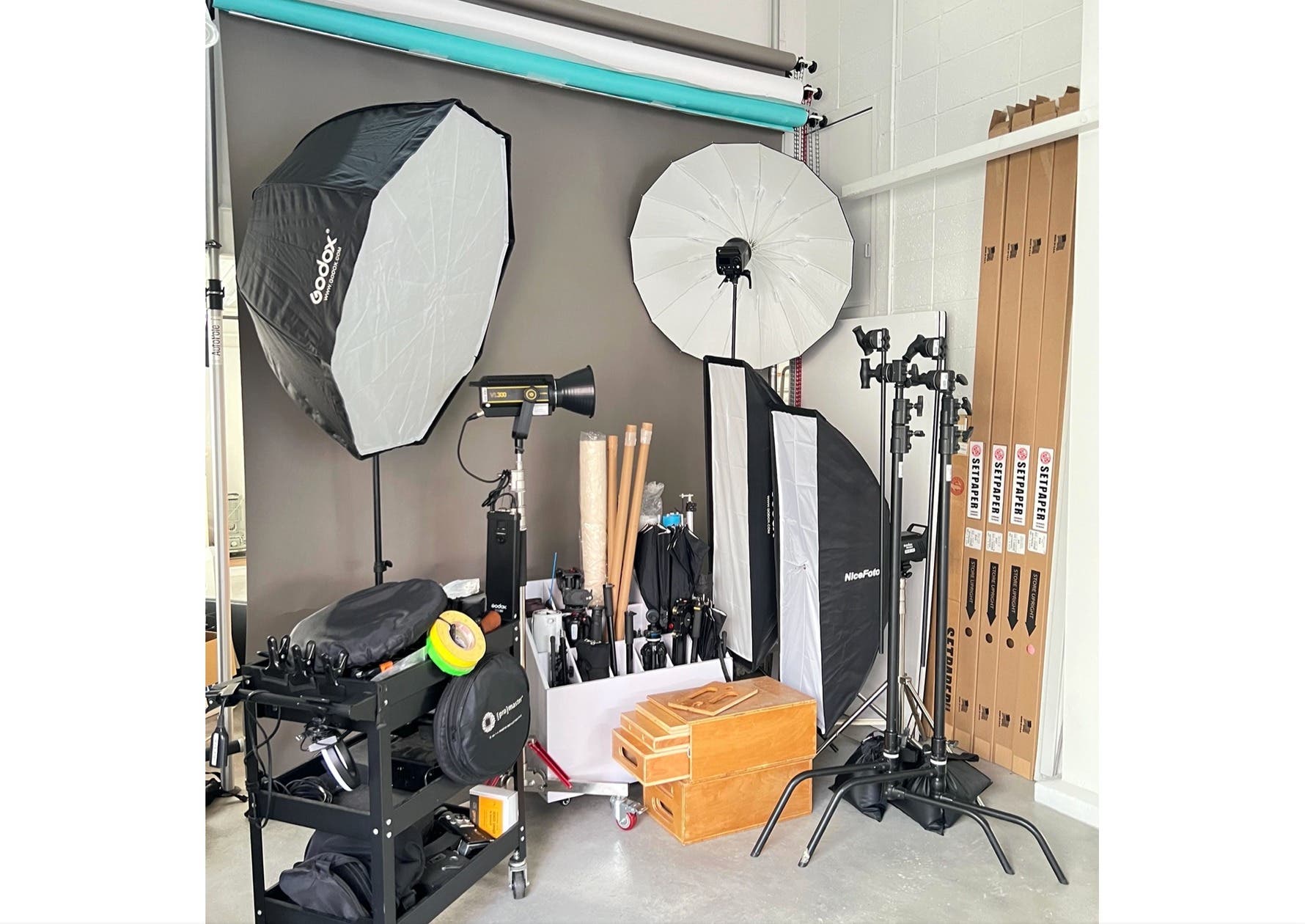 【天高4m/2面採光】洗練された海外を思わせる自然光スタジオ/雑貨やアパレル撮影に！清澄白河エリアの写真12