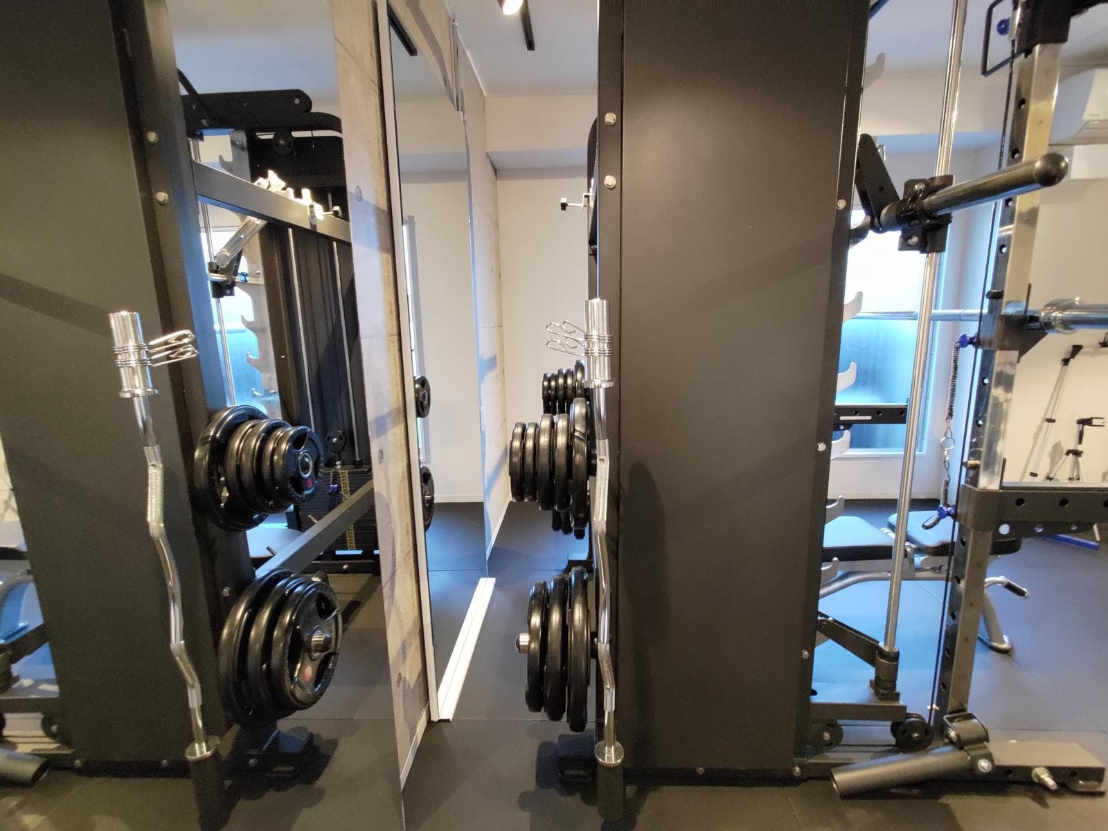 【なんば駅徒歩5分】smartrockで楽々入退室🎵お掃除ロボットで年中清潔✨24時間利用可能フィットネスレンタルジムOPENの写真4