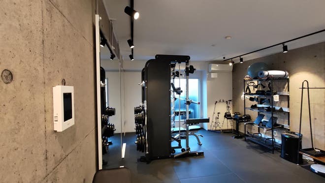 【なんば駅徒歩5分】smartrockで楽々入退室🎵お掃除ロボットで年中清潔✨24時間利用可能フィットネスレンタルジムOPENの写真1