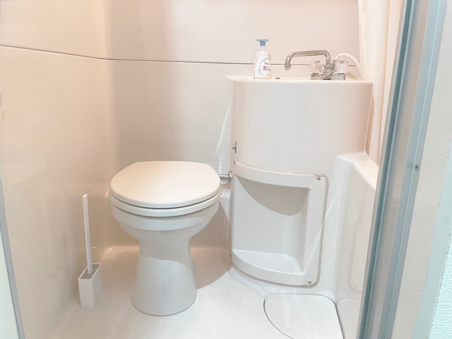 【高田馬場徒歩2分】NEW OPEN23年9月✨白基調🏠人気ゲーム🎮女子会🍾テレワ💻大型TV・プロジェクター・ネトフリ・アマプラの写真7