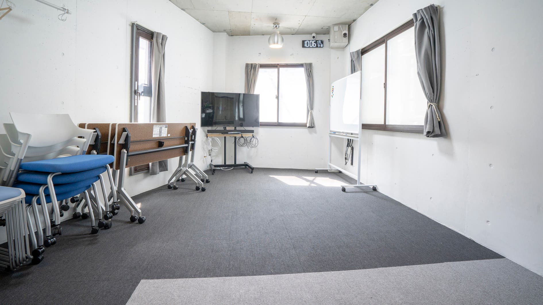 ※2025年12月20日閉鎖⭐️神田徒歩2分⭐️明るい会議室⭐️高速WiFi テレビ接続用HDMI USB-C完備⭐️禁煙の写真6