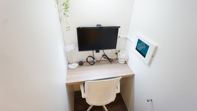 <PaO Work マルイ錦糸町店No.1>完全個室ワークブース💼光Wi-Fi📶モニター🖥テレワーク/ZOOM/面接/自習/作業の写真1