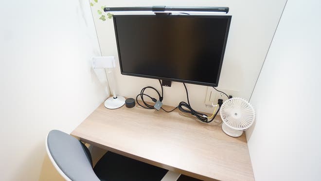 <PaO Work マルイ錦糸町店No.6>完全個室ワークブース💼光Wi-Fi📶モニター🖥テレワーク/ZOOM/面接/自習/作業の写真3