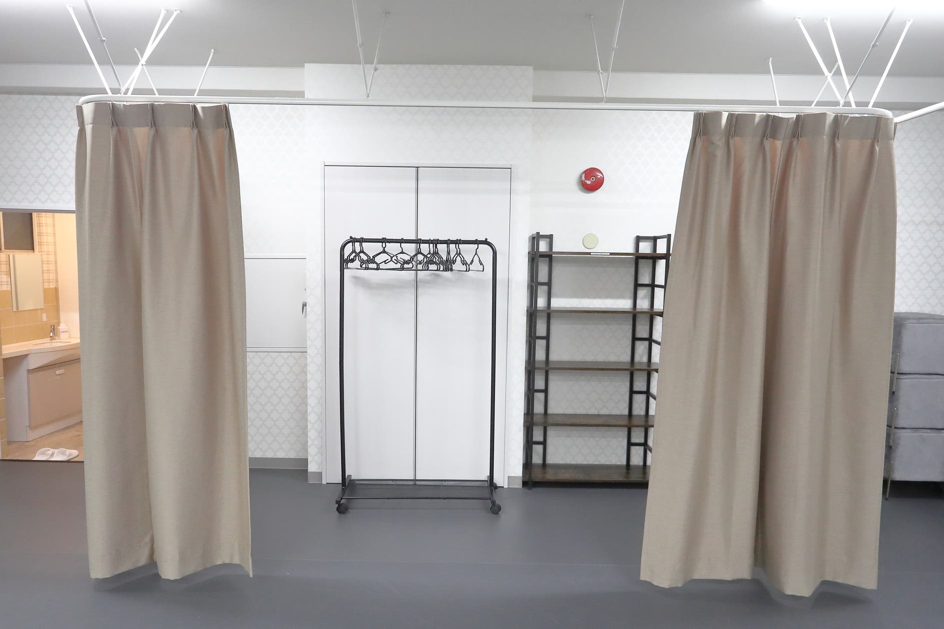 明大前駅から徒歩2分　ハーレクイン社製バレエ床のレンタルバレエスタジオ　の写真4