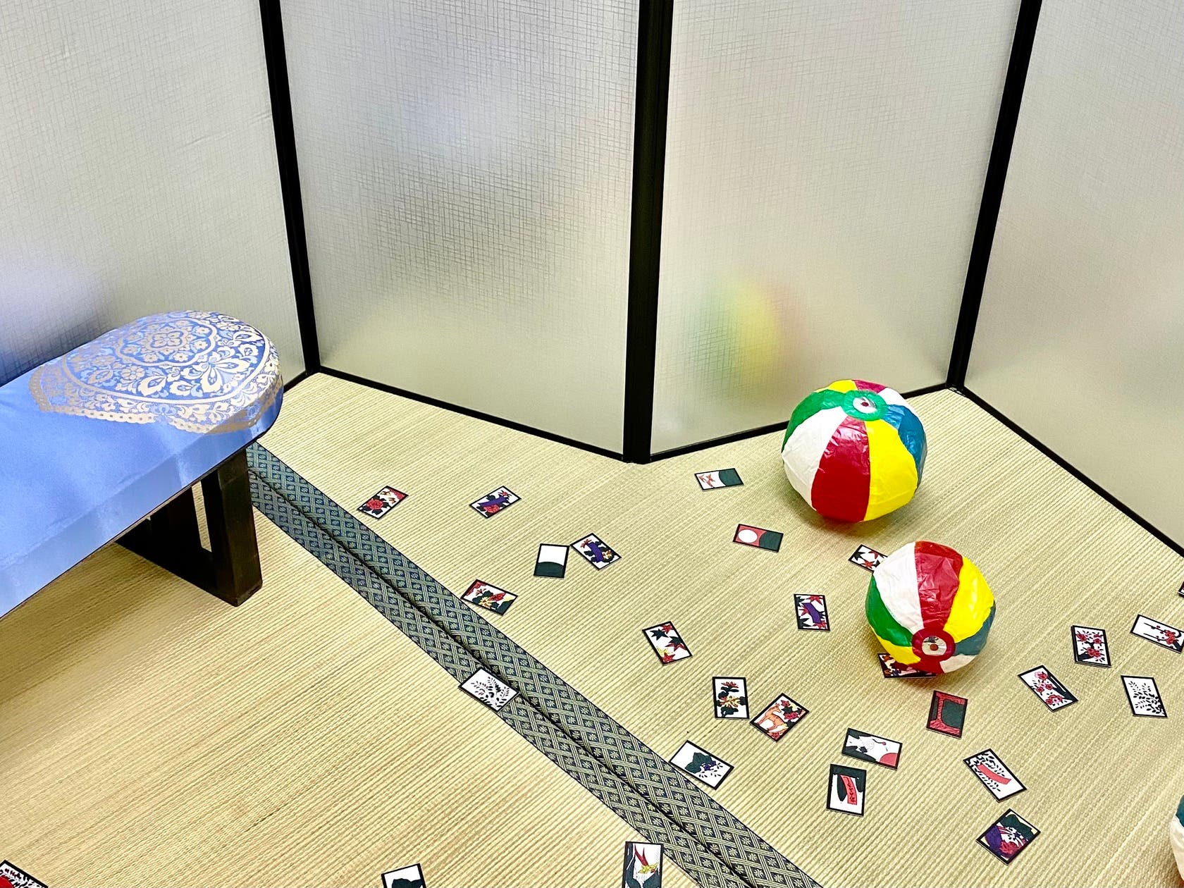 バックペーパーの利用と自室風撮影ができるミニスタジオの写真10