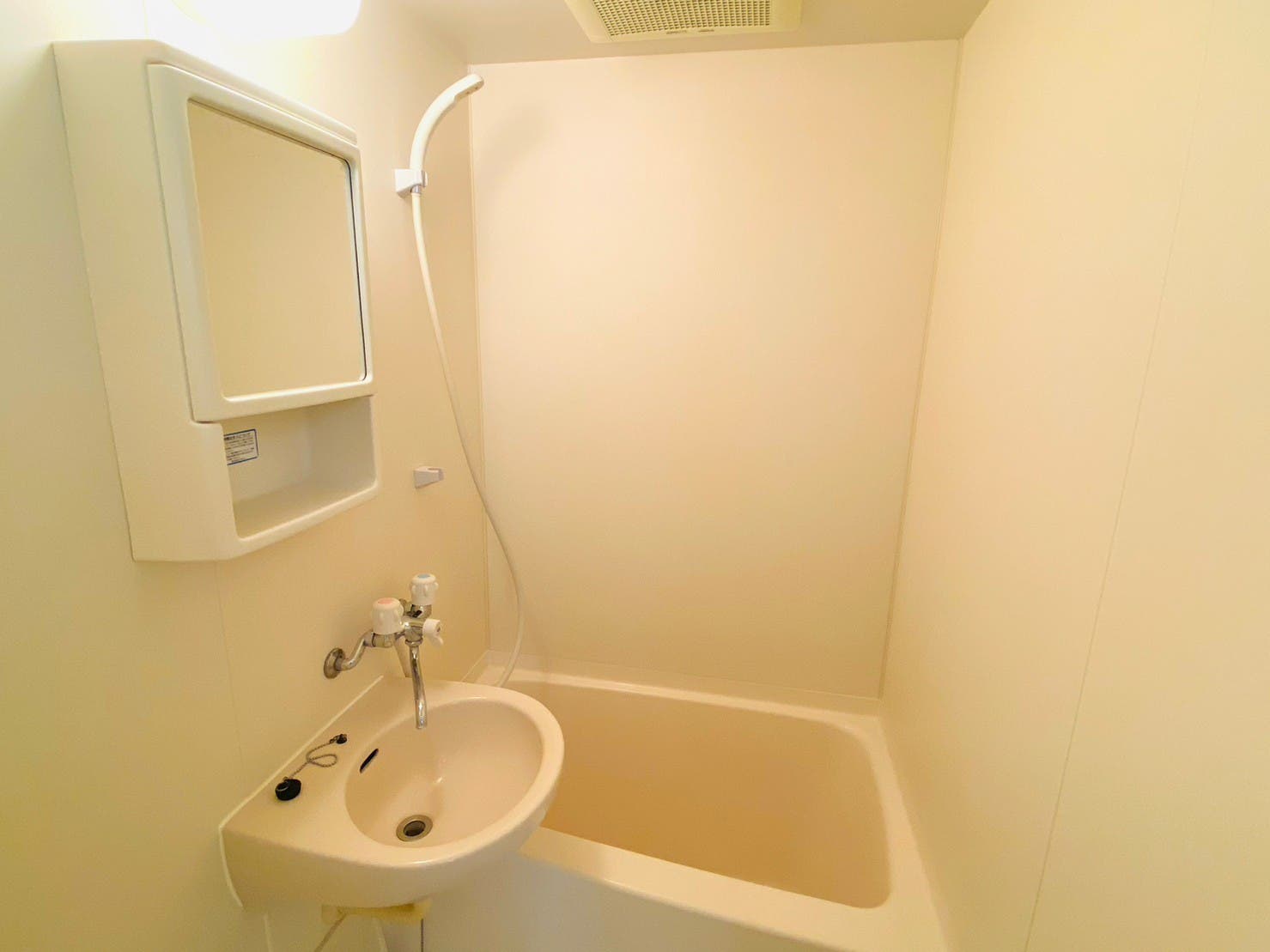 ③浴室（お風呂・シャワー）のご利用※タオル類は置いてありませんのでお近くでお買い求めくださいの画像1